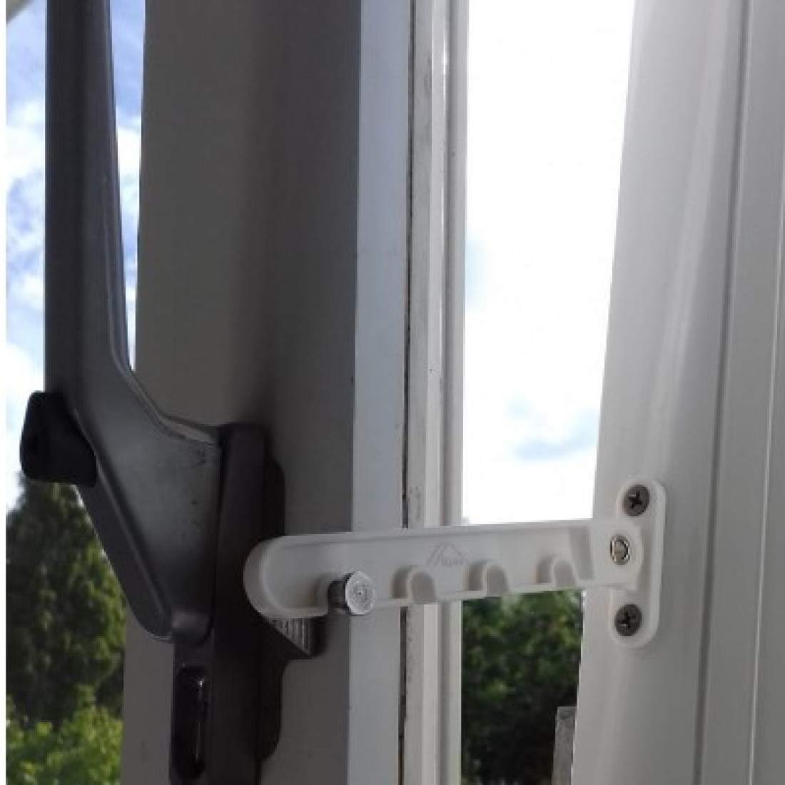 Tilting Window Restrictor